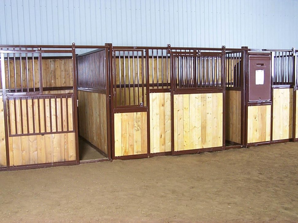 HiQual Traditional Horse Stall | Sioux Steel Company